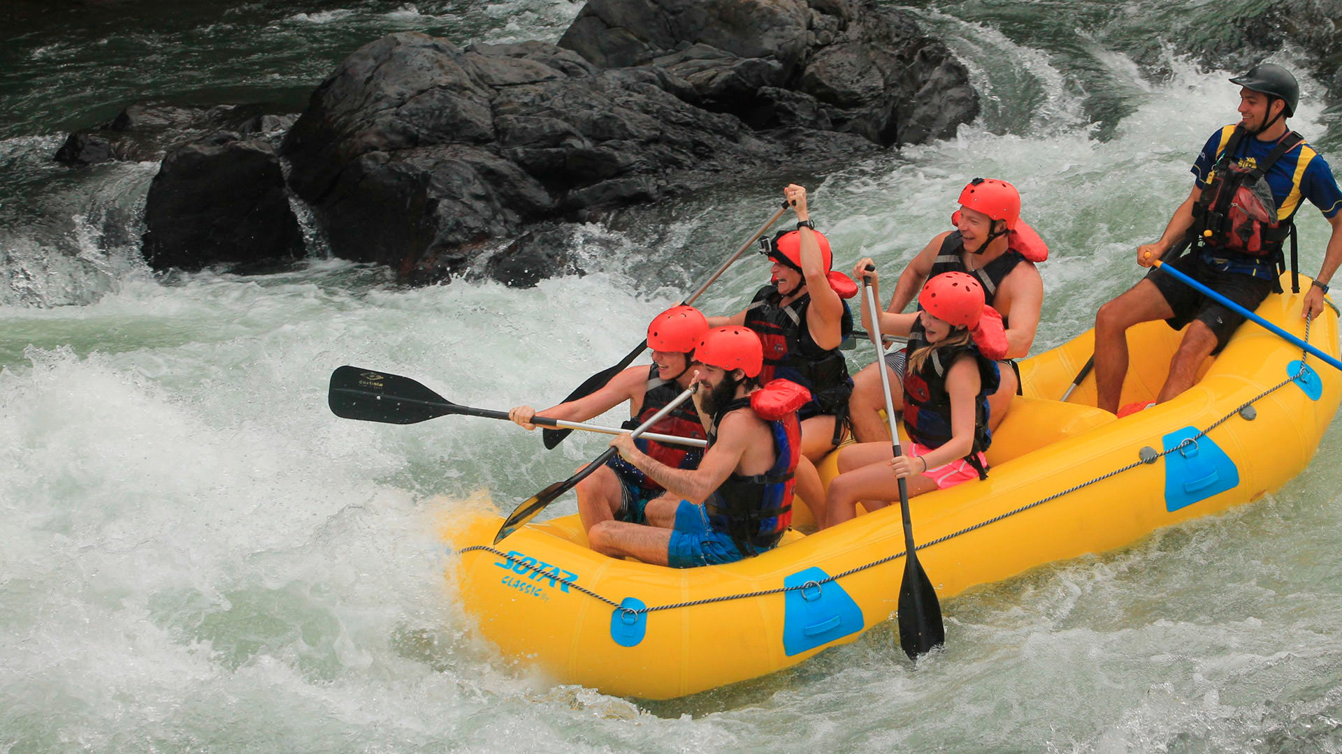 Adventure Combo: Rafting and canopy | Vive Travels